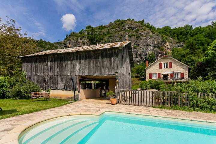 Villa Voor 10p Met Zwembad - Martel