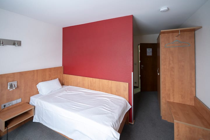 Zimmervermietung Bis Zu 30 Monteurzimmer Verfügbar - Wolfsburg