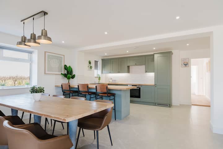 Gatekeeper's Cottage -Sleeps 8- Farm Shop Location - Evesham