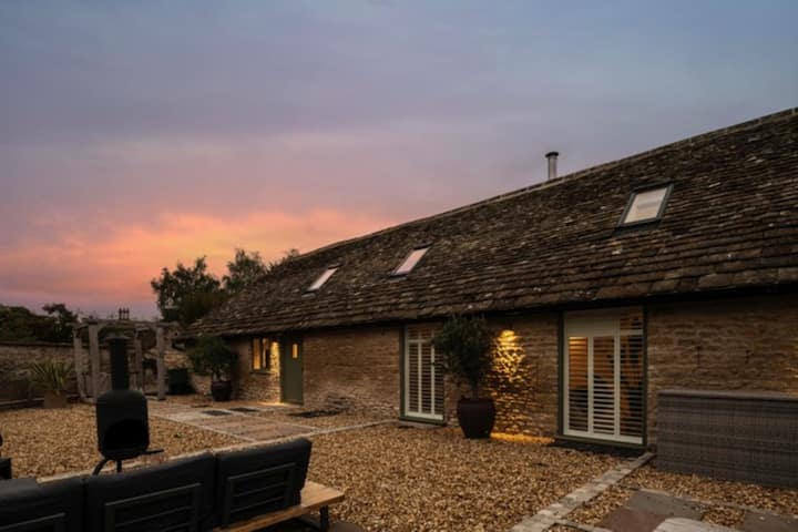 Stylish Wiltshire Barn Conversion - Chippenham