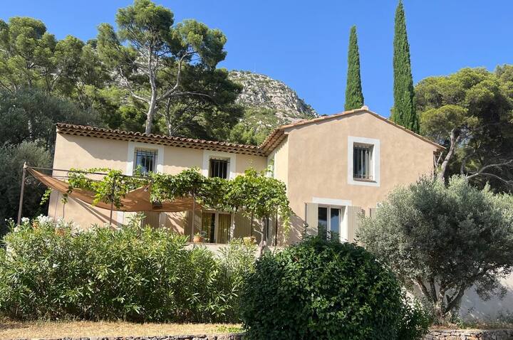 Loue Maison Exceptionnelle à Toulon - 12 Couchages - Le Pradet