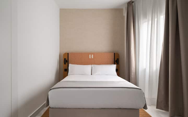 Limehome Madrid Sol |1-br Apartment +Sofa Bed - Madrid