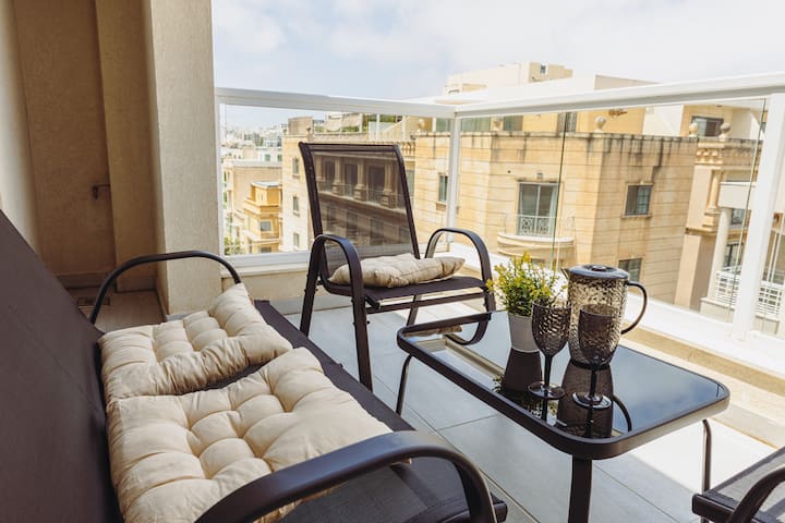 Mercury Suites | Private Balcony | Sliema Centre - Malta