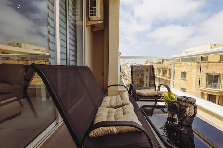 Mercury Suites | Private Balcony | Sliema Centre - Malta
