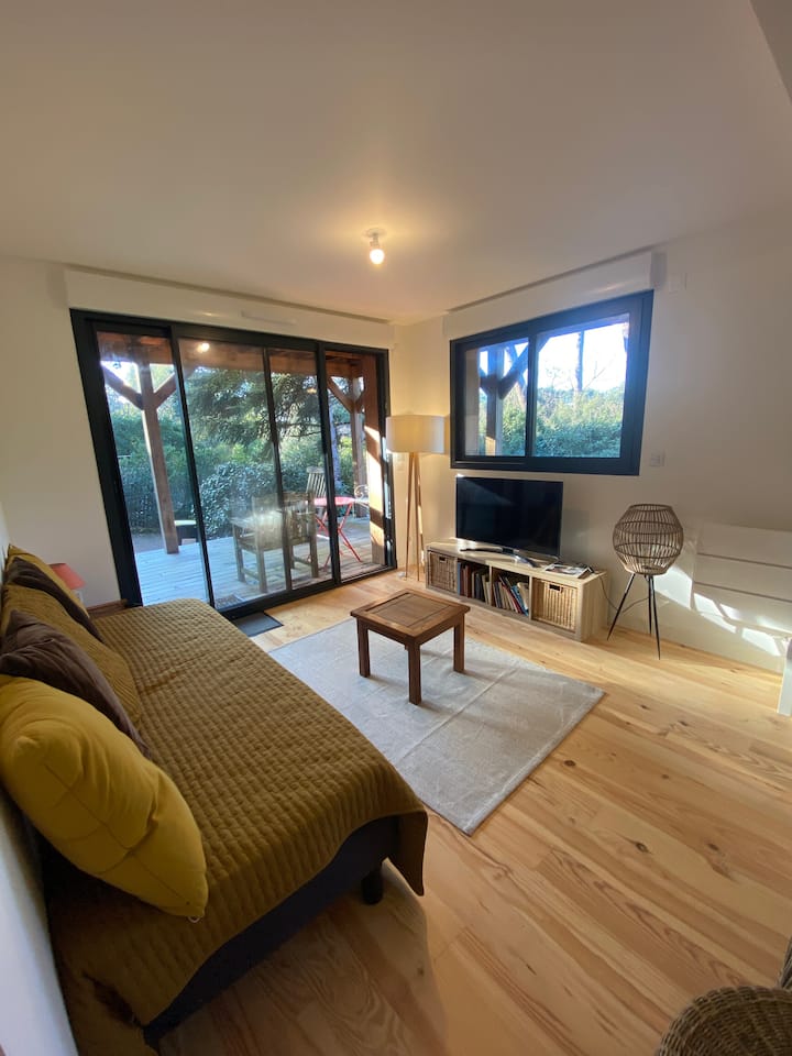 Nid Douillet à Proximité Du Lac. - Carcans