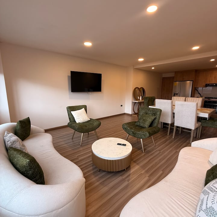 04 Departamento Familiar En Zona Tranquila - Cuenca