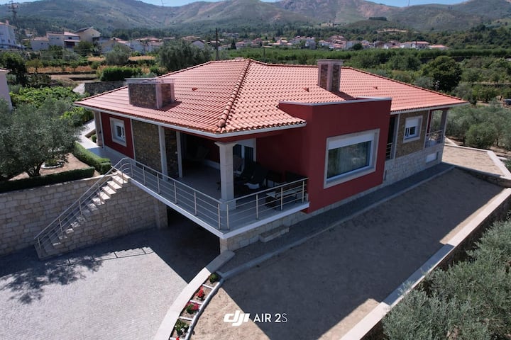 Villa Red House - Douro Valley - Tarouca