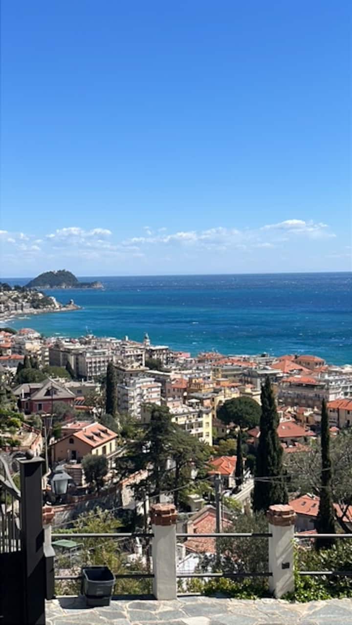 Magnifique Vue Mer/2chambres/4p/parking Privé - Alassio