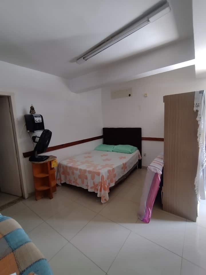 Kitnet No Centro Acomoda Até 4 Pessoas E Garagem - Alegrete