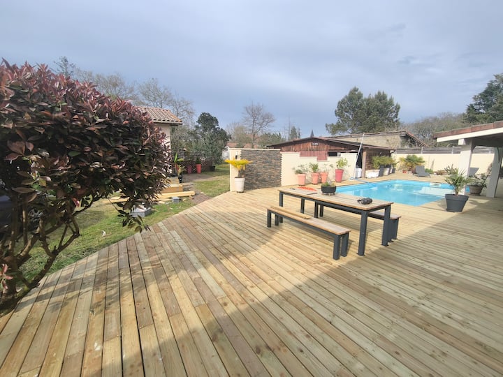 Villa Détente Pour 8 Avec Piscine & Cuisine D’été - Mont-de-Marsan