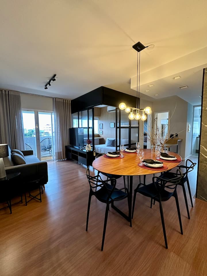 Apto Com Ar Cond, Garagem, Piscina  Churrasqueira - Curitiba