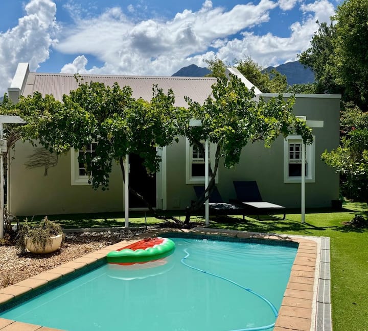 Franschhoek Poolside Cottage - Franschhoek
