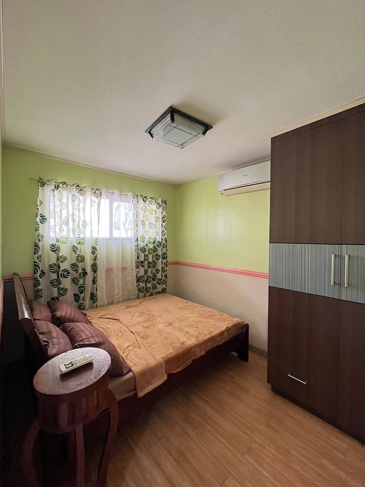 Spacious Pasig Home | Free Pool & Near Malls - Angono