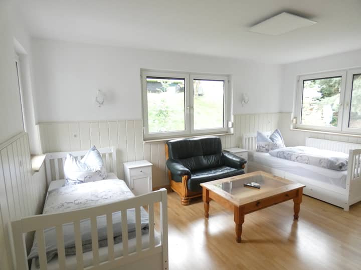 Ruhige 2-sz Whg. Am Elsterradweg-nahe Zeitz - Bad Klosterlausnitz