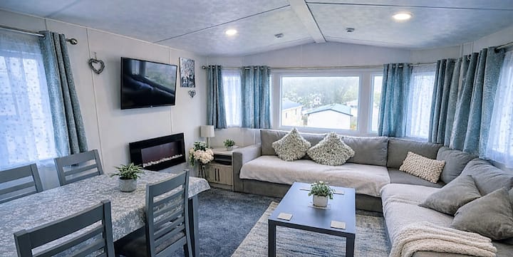 Family Caravan | Pool | Near Beach | 6 Guests - East Sussex