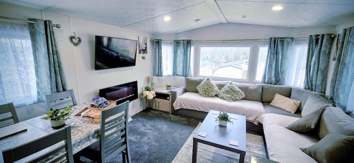 Family Caravan | Pool | Near Beach | 6 Guests - Hastings