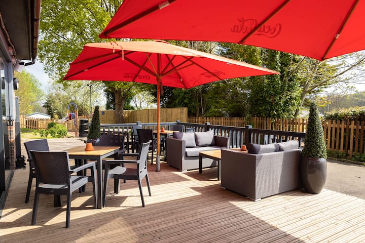 Family Base With On-site Pool Near Hastings Beach - Hastings