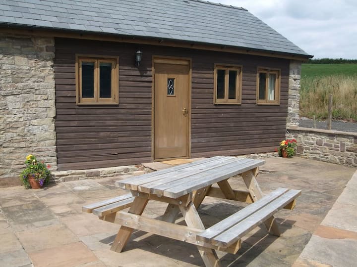 Barn Conversion In Quiet Countryside Sleeps 4 - Abergavenny