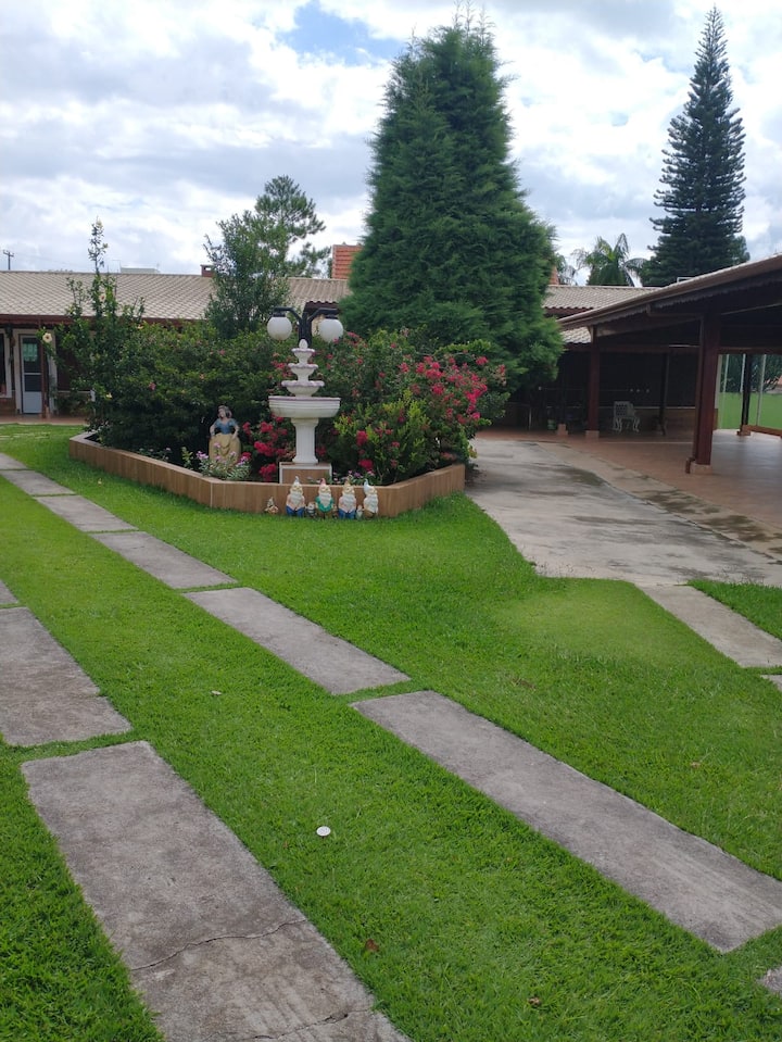 Chácara Em Atibaia Com Piscina E Churrasqueira - Atibaia