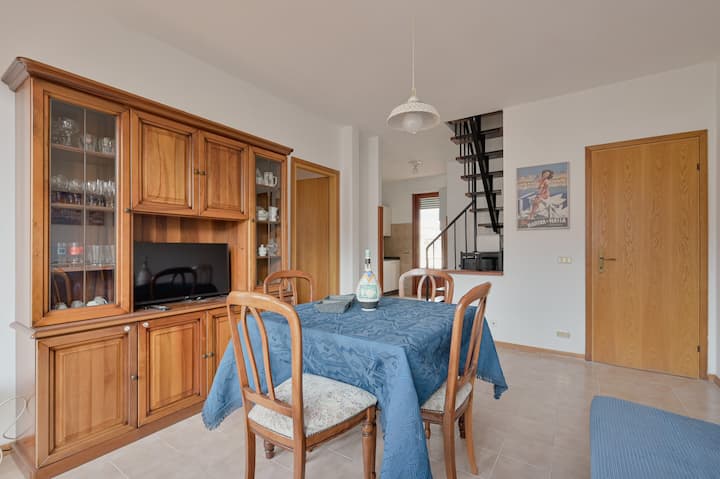 Guesthost - Casa Del Sole Comfy Flat With Parking - Marina di Massa