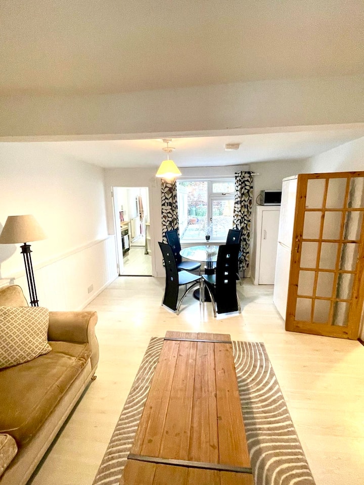 1-bedroom Apartment - One Night Stays Available! - Exeter