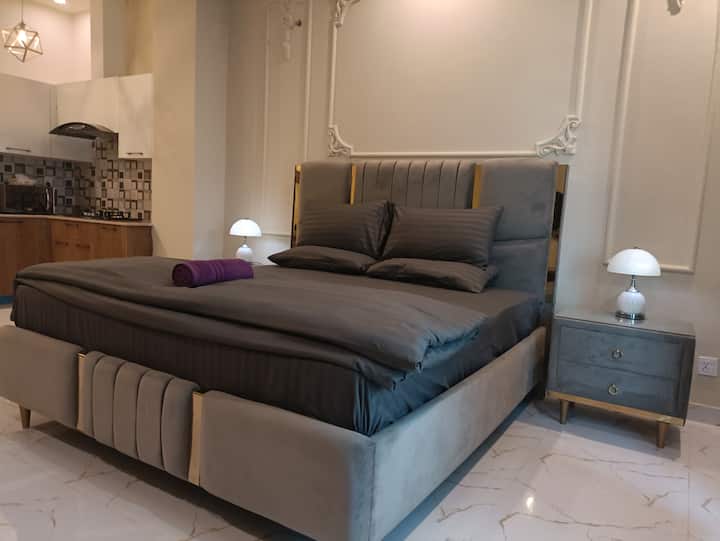 Grande Apartment With Private Balcony By Mmm Edge - Islamabad
