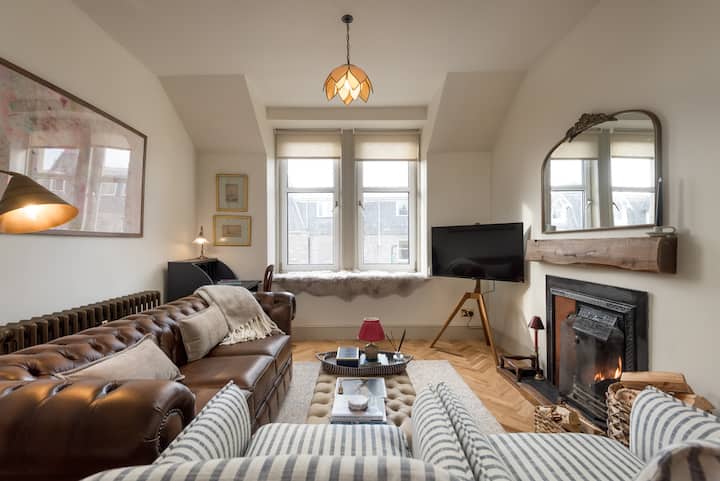 Luxury Central Pitlochry 2-bed Flat With Cosy Fire - Pitlochry