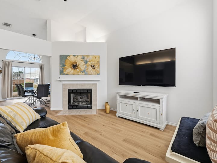 Cozy Luxe Frisco Entire Home | Near The Star & Pga - Frisco, TX