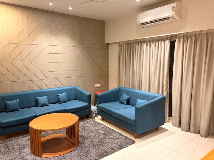 3 Bhk Spacious Luxurious Furnished Flat In Baroda - Vadodara