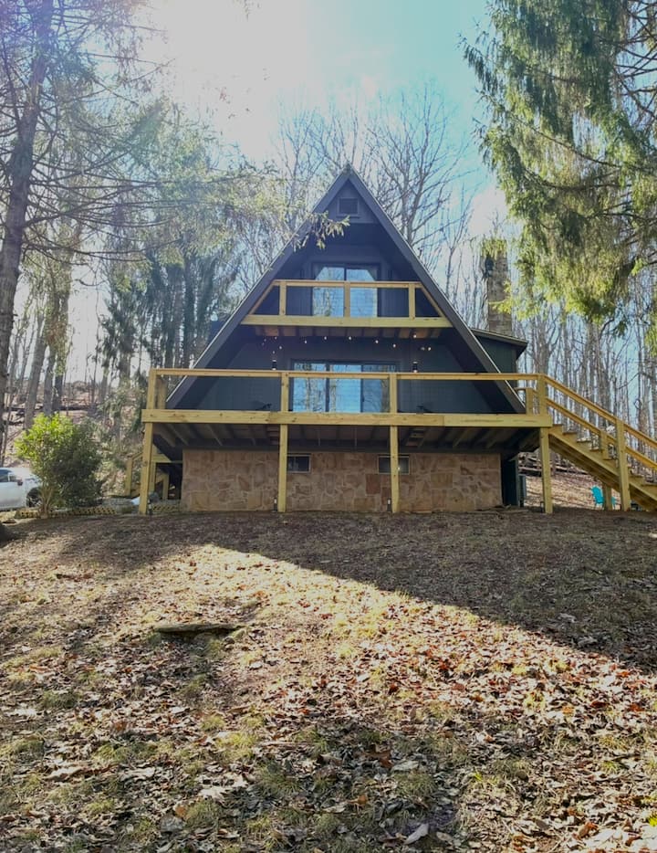 Cozy Cabin Retreat | Relax & Unwind In Wytheville - Virginia