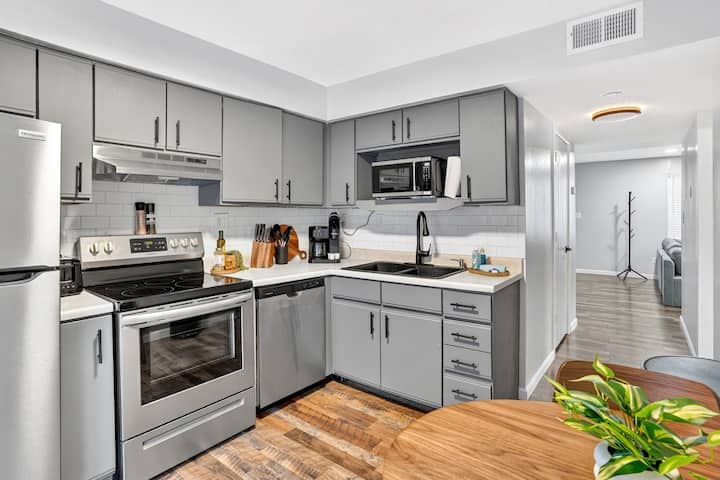 Newly Remodeled Condo In The Heart Of Springfield - Springfield, MO