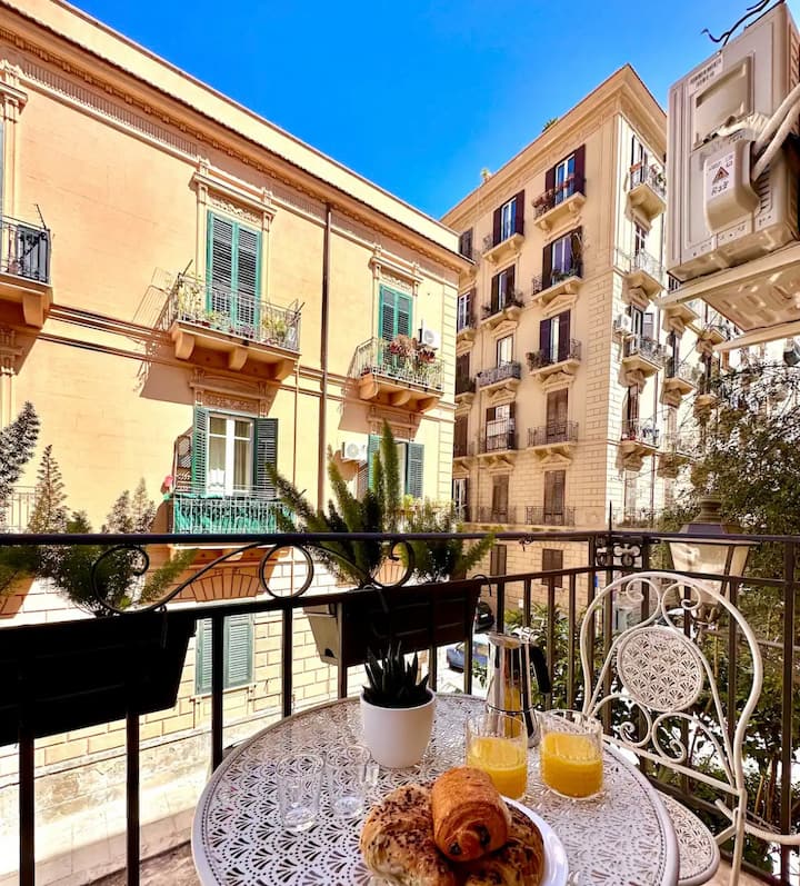 Four Balcony Kalsa Suites - Palerme