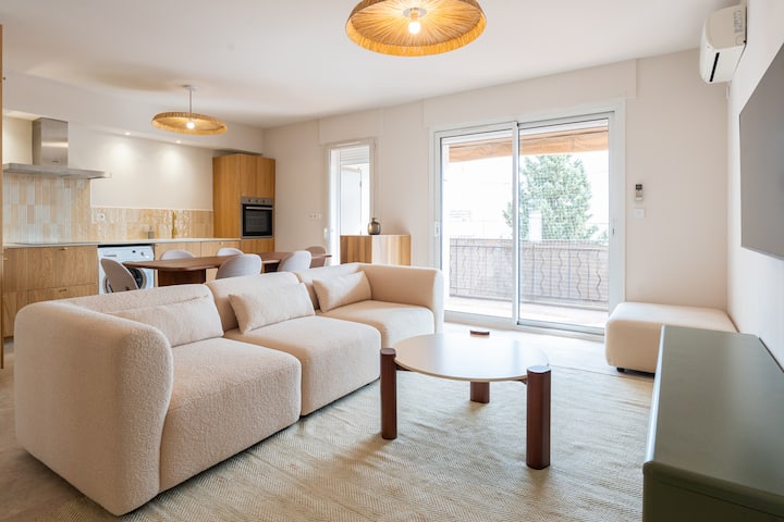 Hypercentre Rénové | 2 Terrasses | Garage Privé - Nîmes