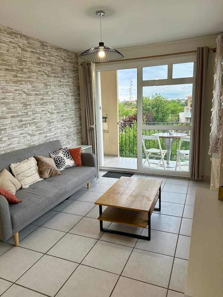 Appartement T2- Poitiers
À 15 Min Du Futuroscope ! - Poitiers