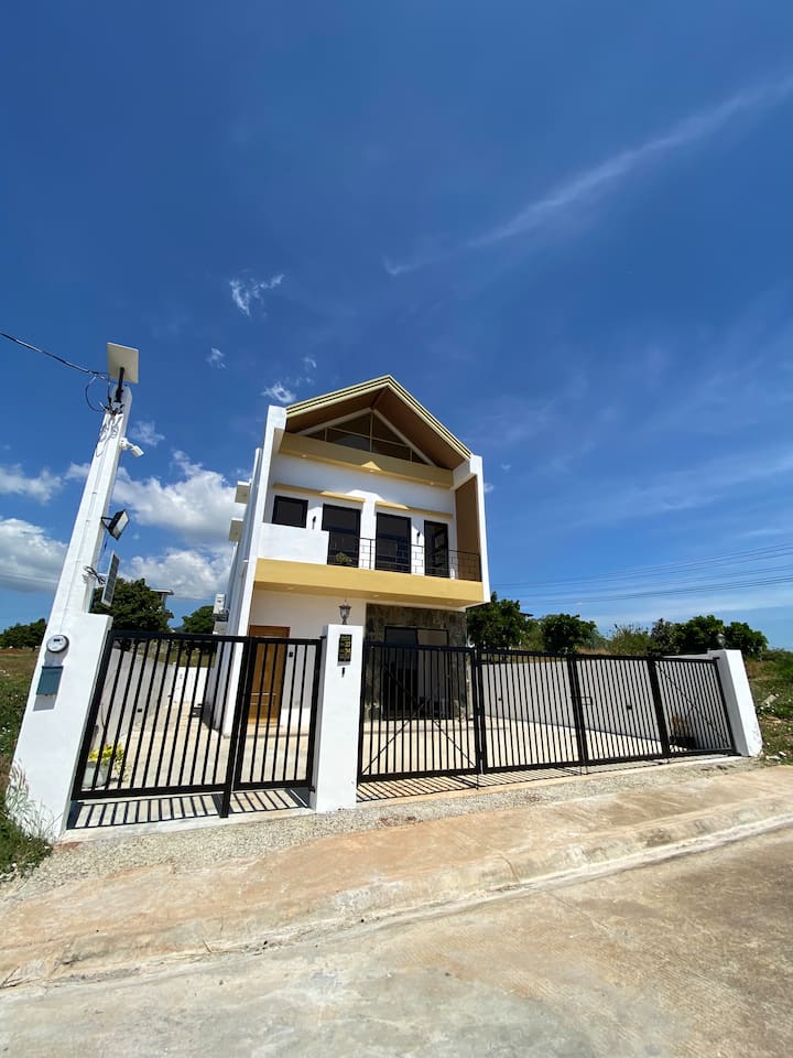 Cozy Escape At Camaya Beach Unit 2 - Mariveles