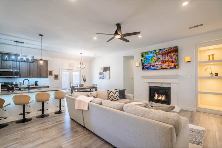 New! Casa Fortuna - 4 Br - Pool & Park Retreat - オデッサ, TX