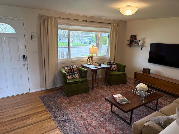 Q's Cottage - Corvallis, OR