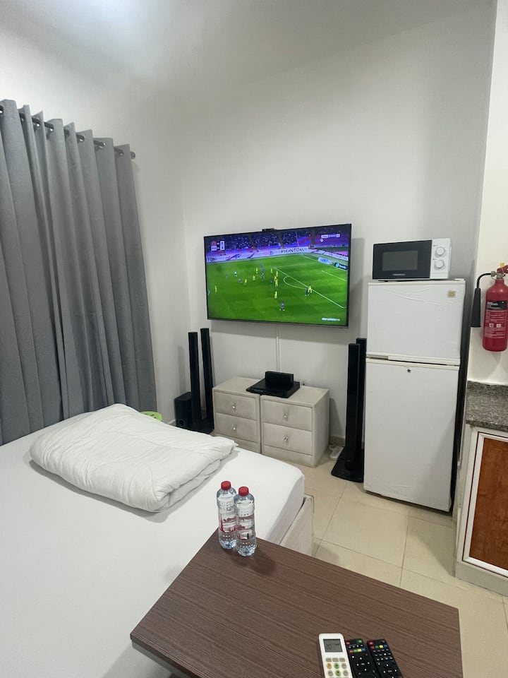 Non Smoking Studio Apartment, Cooking Not Allowed - Sharjah