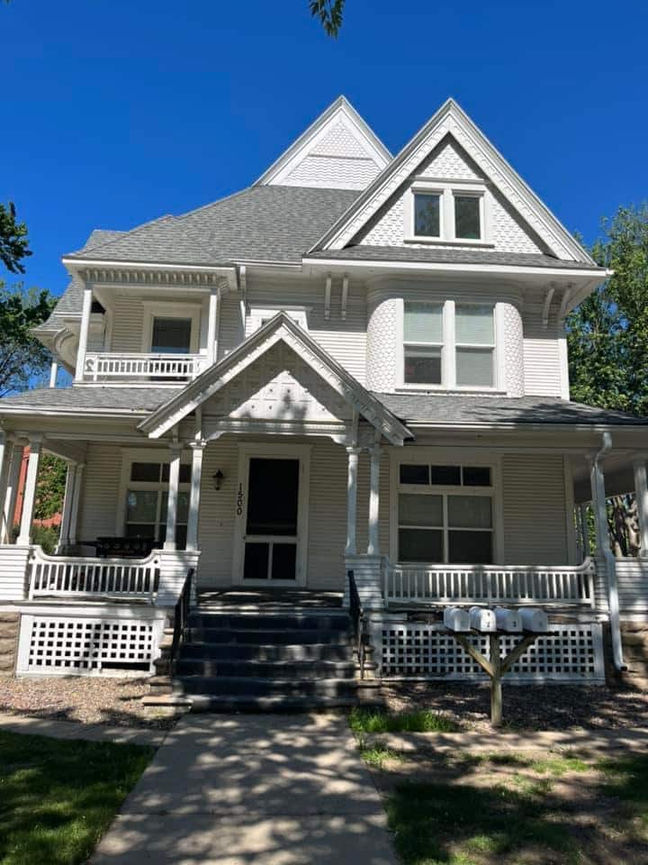 The Fannie Historic Apartment - Eau Claire, WI