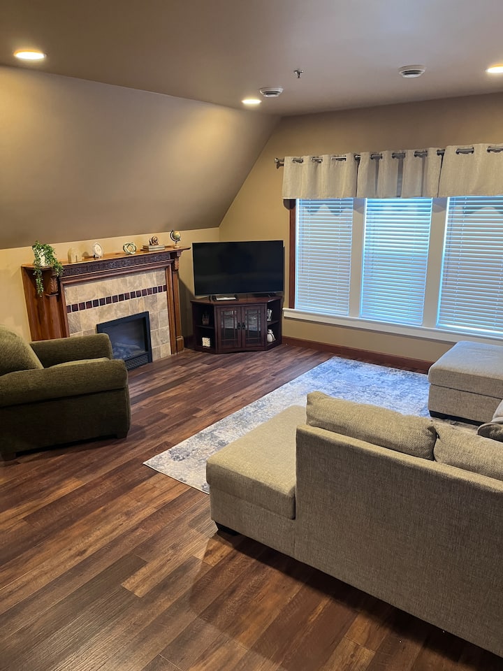 The Fannie Historic Apartment - Altoona, WI