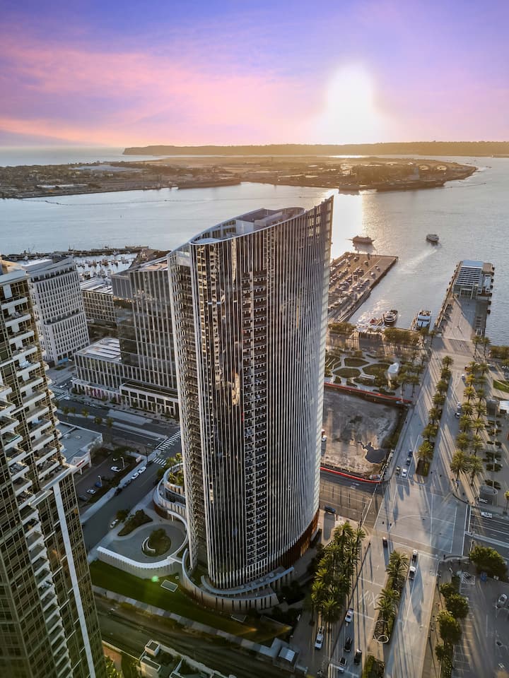 Luxury Skyhouse At Pacific Gate - 2br By Wc® - Coronado, CA