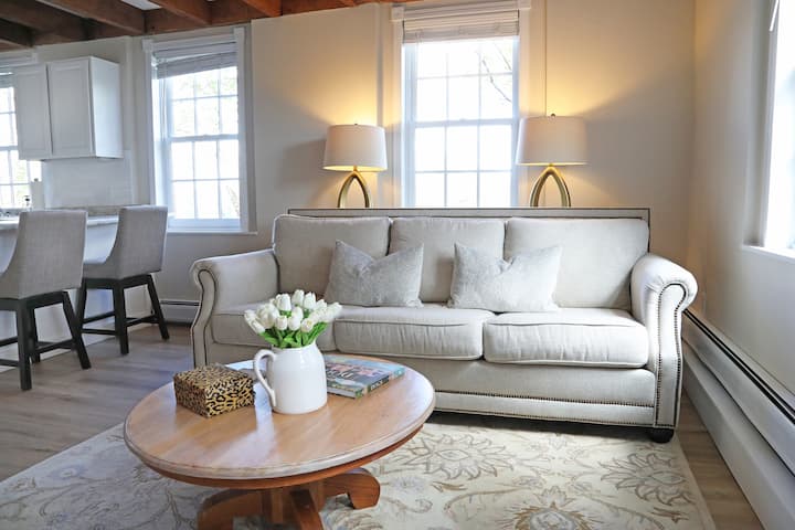 Charming Farmhouse Retreat
*Brand New Listing* - Shelburne, VT