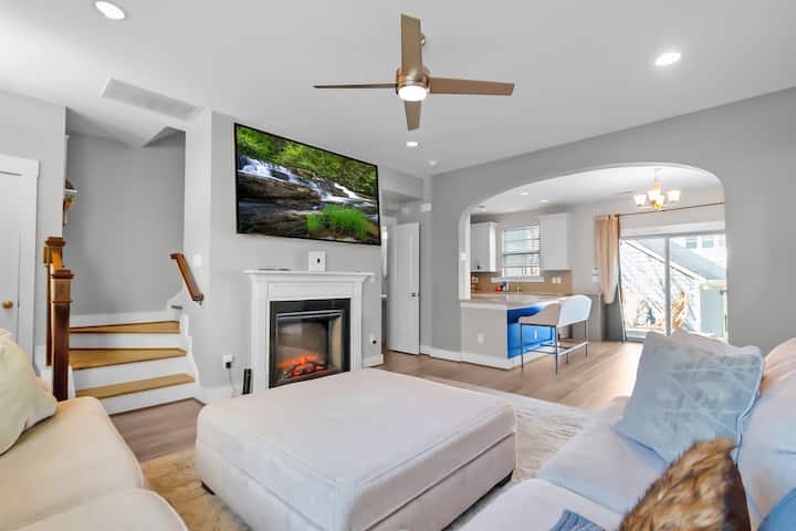 3br Townhome | 5 Min To Uptown, Boa, & Atrium - Charlotte