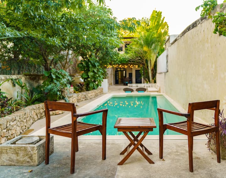 Calm Colonial Urban Oasis With Balcony - Mérida
