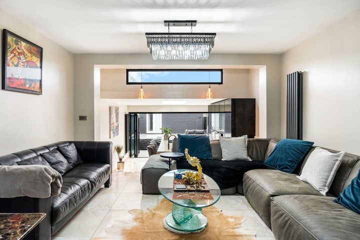 Stylish & Spacious Hove Escape | Sleeps 8 - Brighton and Hove