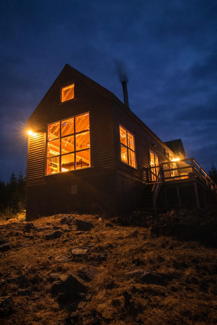 Black Rocks Studio
Christopher Pratt’s Cabin - Bay Roberts