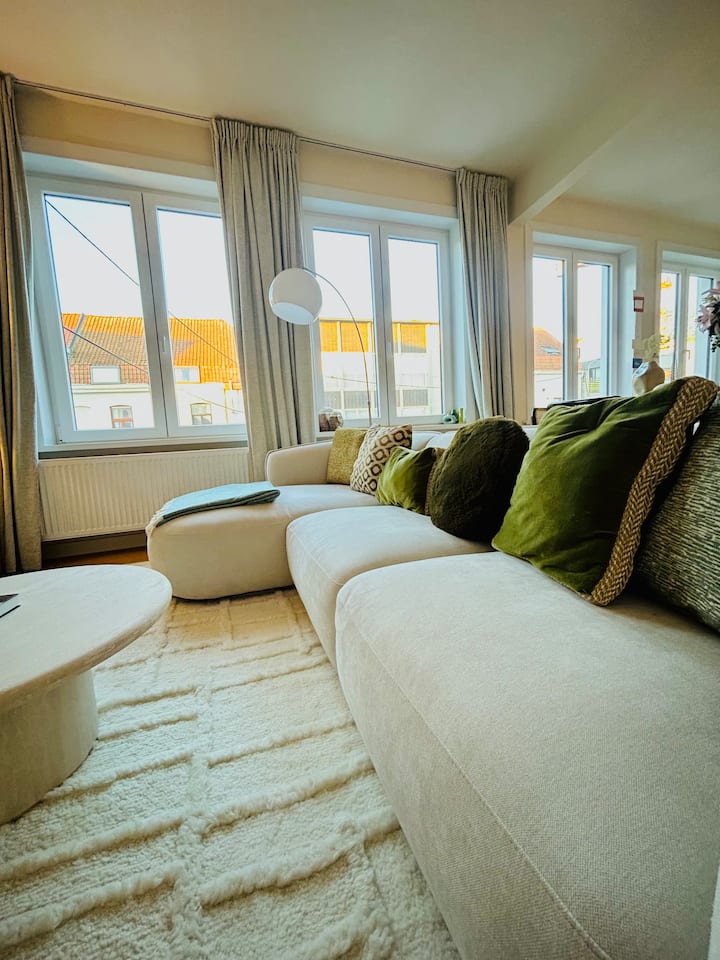 Centaal Lichtrijk Appartement - Deerlijk