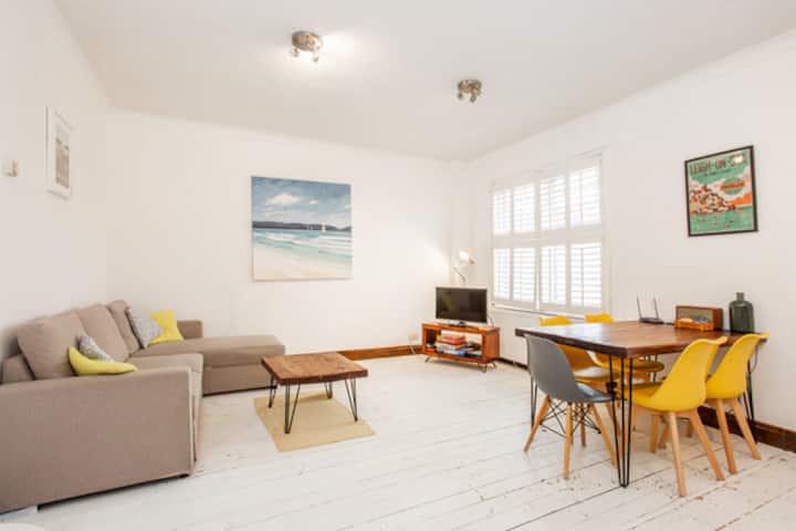 Garden Maisonette In The Heart Of Leigh-on-sea - Southend-on-Sea