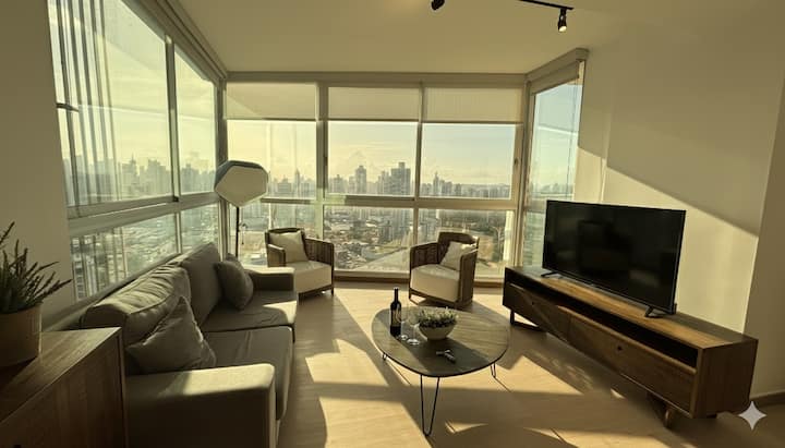 Stunning 3br With Views, Balcony & Parking - Panama City