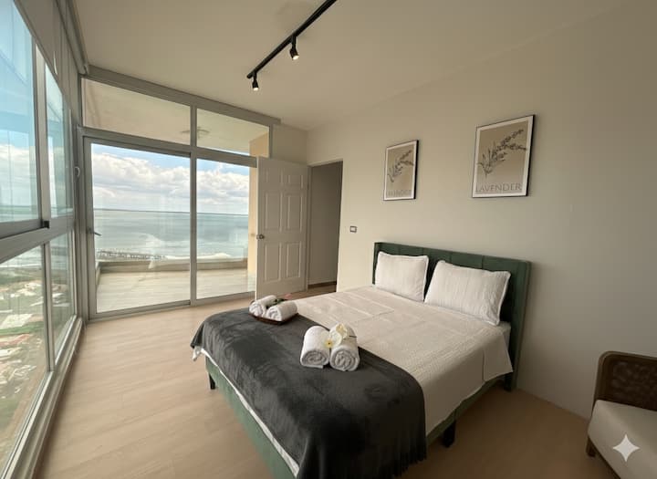 Stunning 3br With Views, Balcony & Parking - Panama